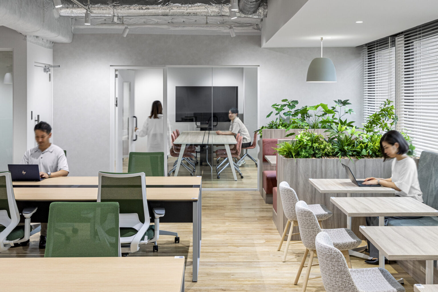 「出社したくなるオフィス」とは？ 働き方をデザインするヴィスが具体例を解説 | Workstyle Lab